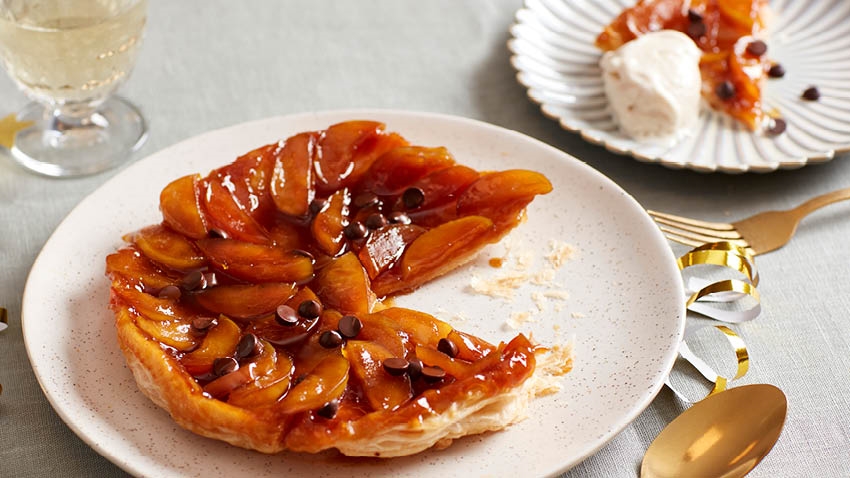 Tarte Tatin | Med chokolade og vaniljeis | Se opskriften her!