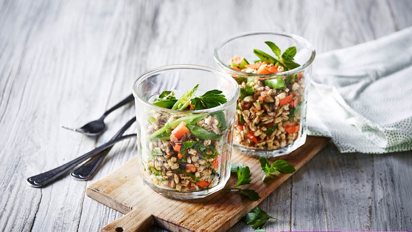 Nem og lækker salat med kerner | Se opskriften her!