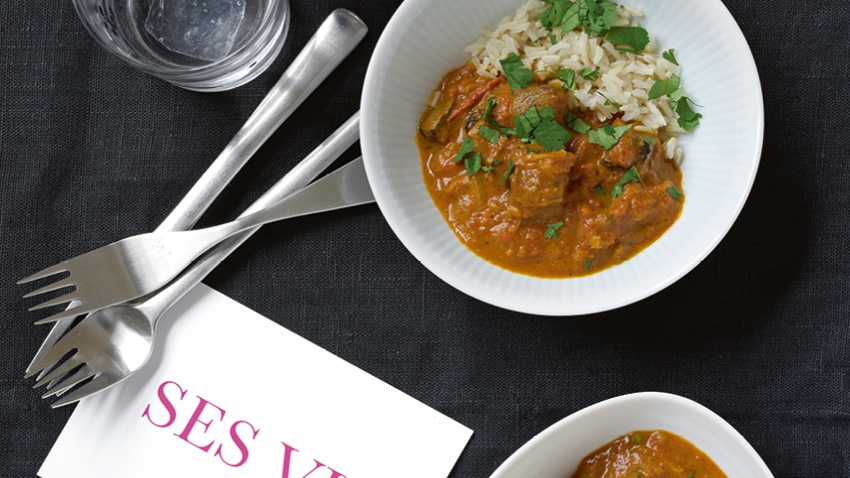 Kalvelever i karryflødesovs - opskrift - nemlig.com